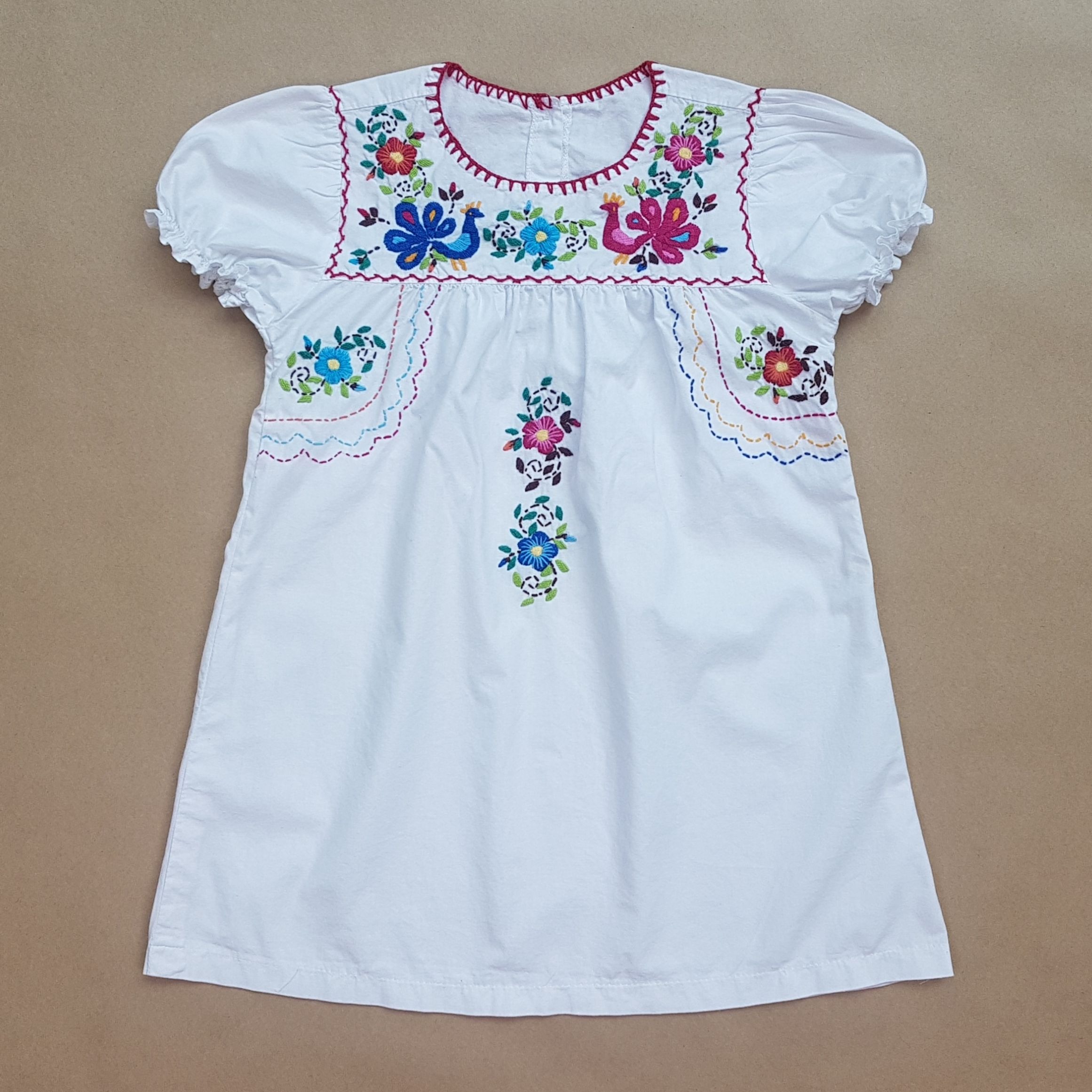 Bata Branca Bordada – Pig Pega